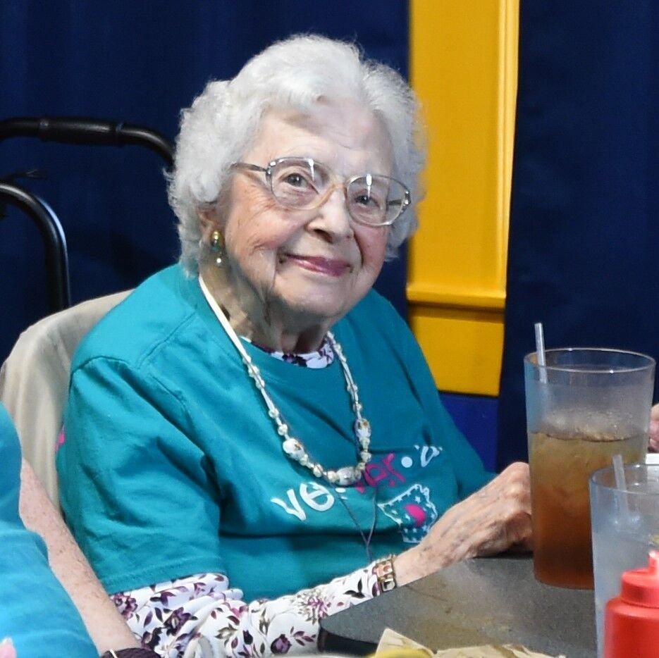 Mitchell receives ‘sisterly’ recognition | Baxter Bulletin