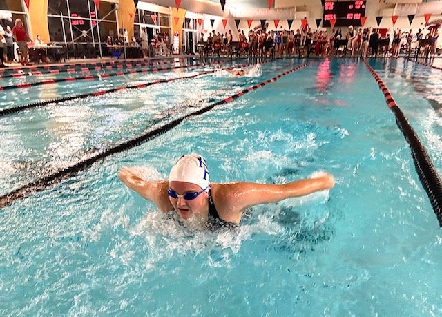 MH's Maddie Lynch breaks oldest school swim record | Baxter Bulletin