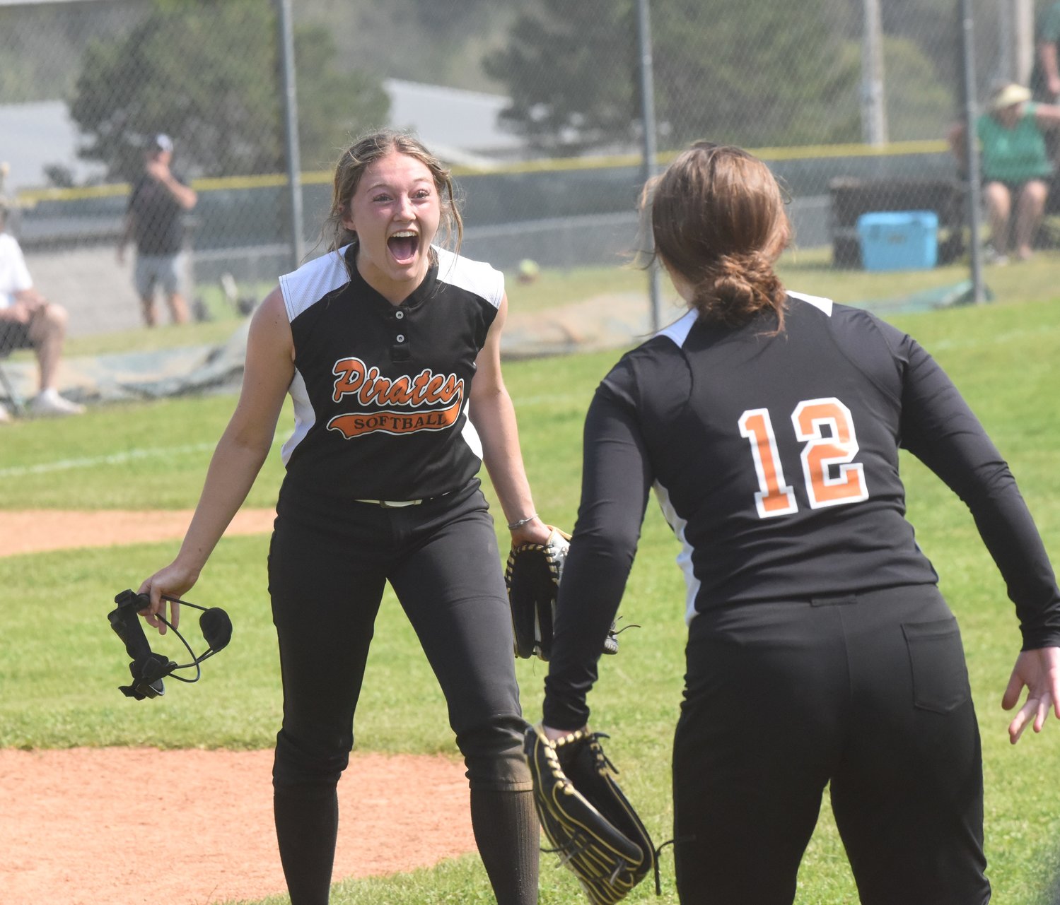 Calico Rock softball rallies to district runner-up finish | Baxter Bulletin