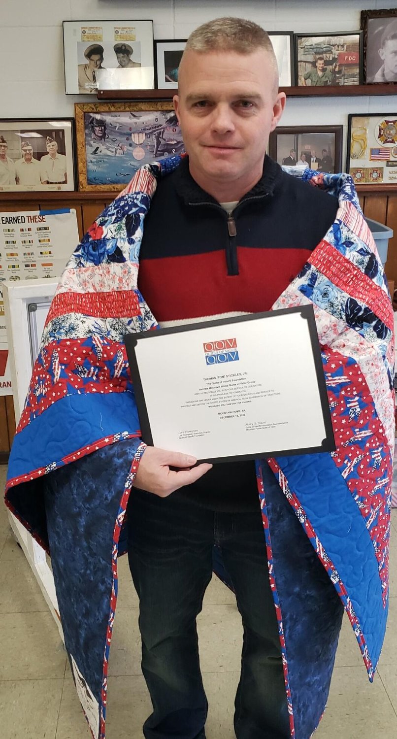 Stickles of Mountain Home receives Quilt of Valor | Baxter Bulletin