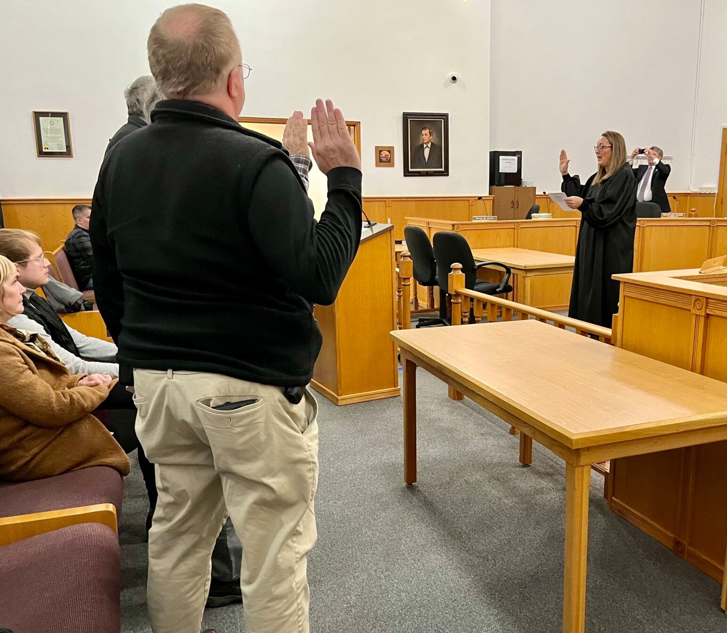 Newly elected District Judge Carney swears in Sheriff’s Office | Baxter ...