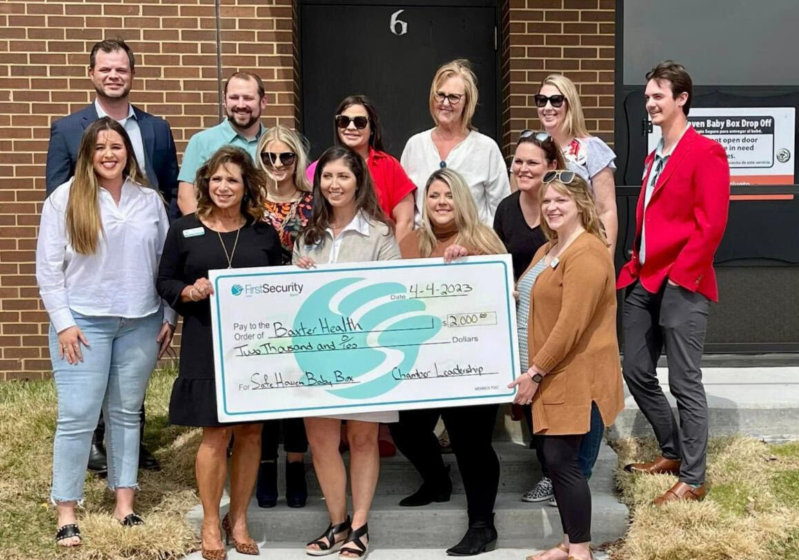 MH Chamber Leadership Class completes project | Baxter Bulletin