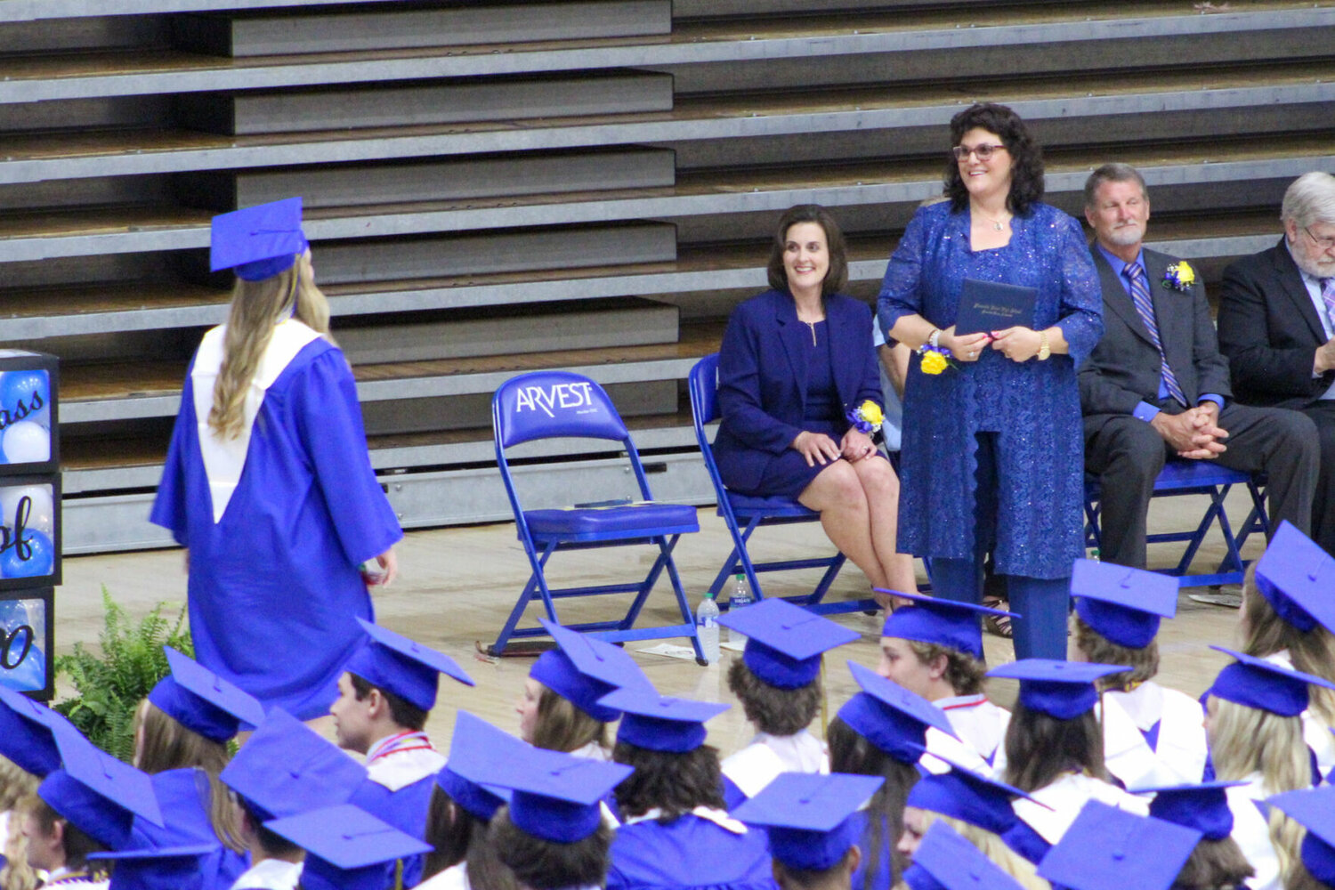 Bombers soar to new heights in 2023 graduation | Baxter Bulletin