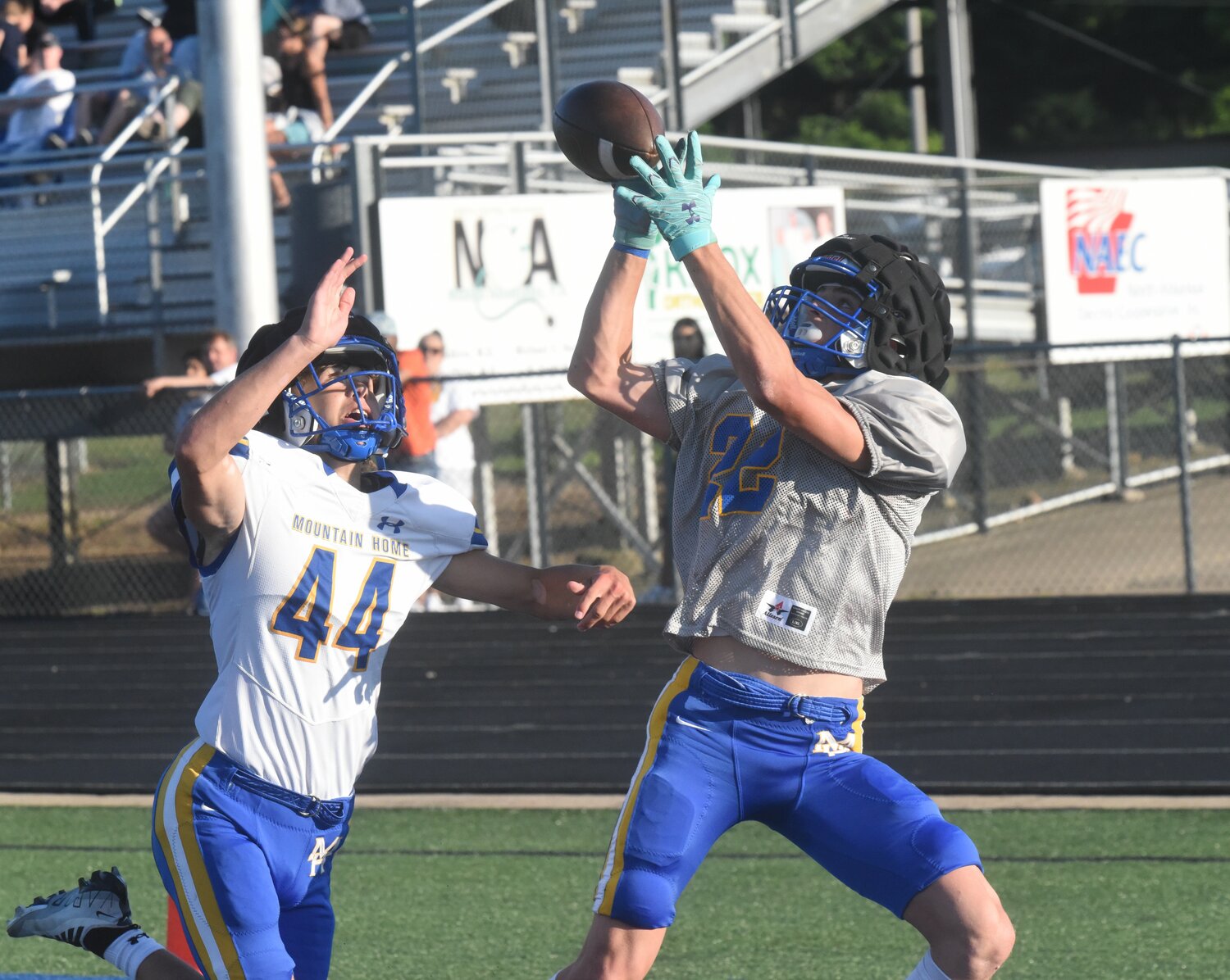 Bomber offense hits big plays in annual spring game | Baxter Bulletin