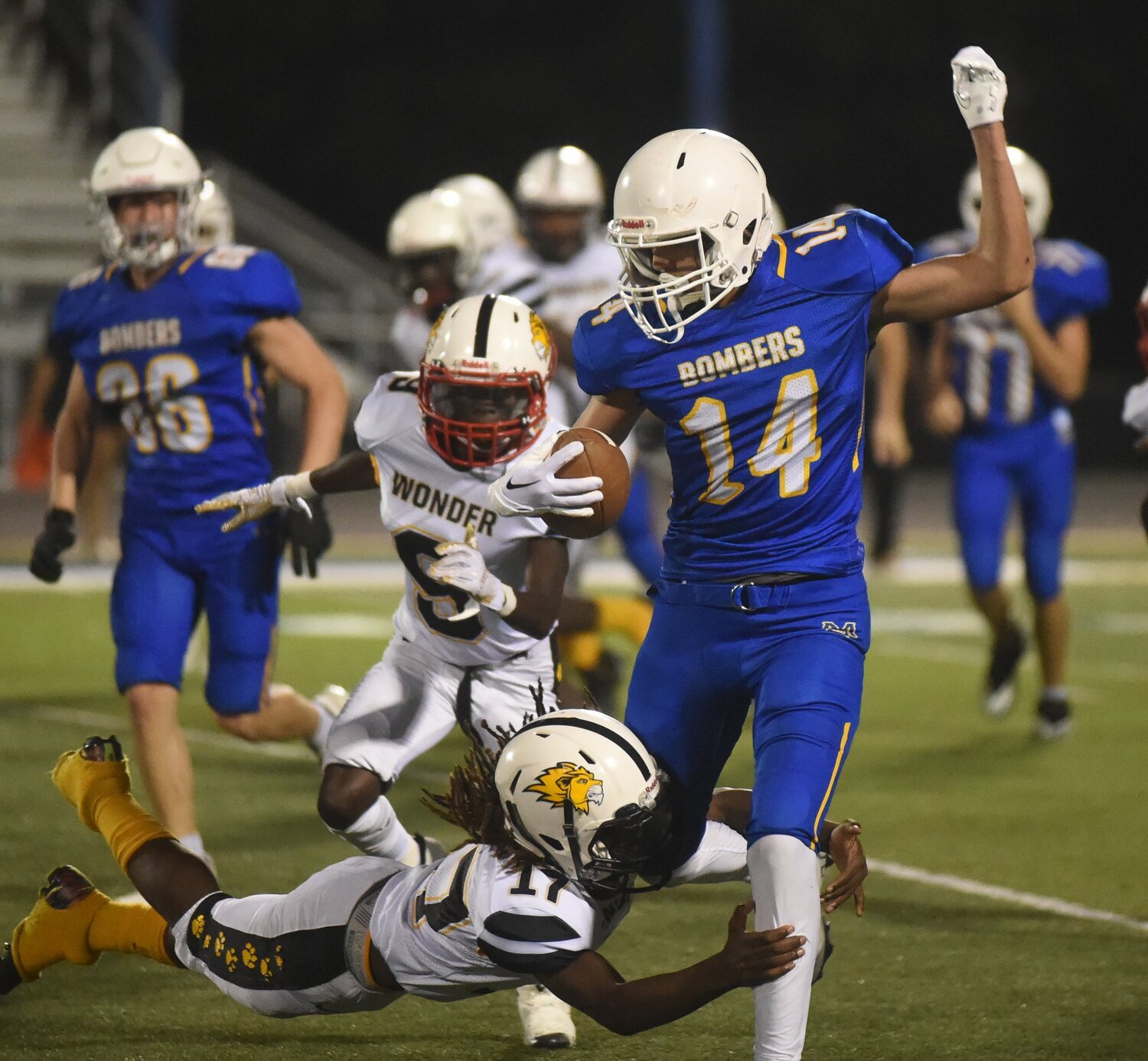 Fall sports roundup: Junior Bombers hang 50 at MacArthur | Baxter Bulletin