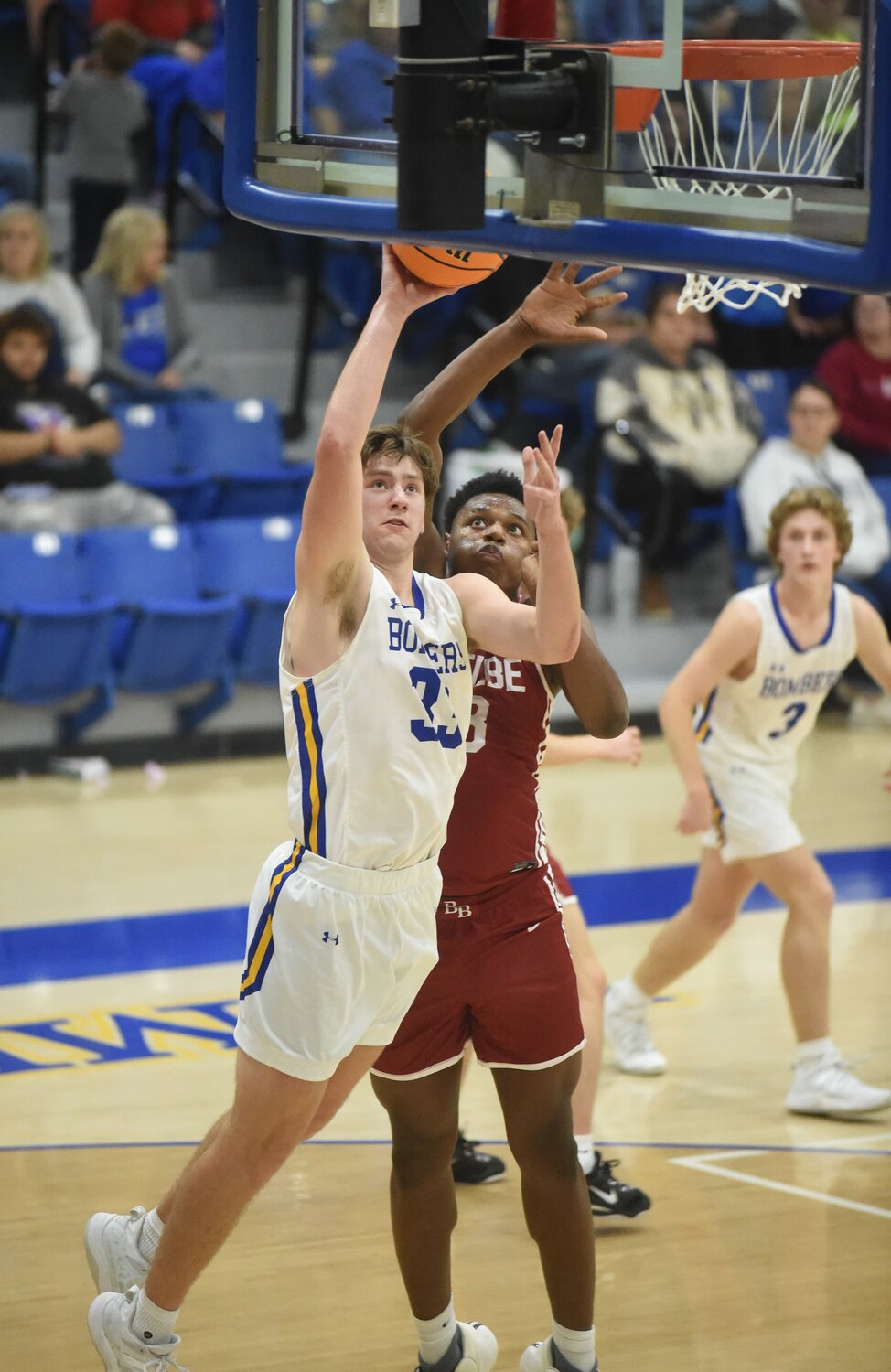 Bombers blast Badgers in home opener | Baxter Bulletin