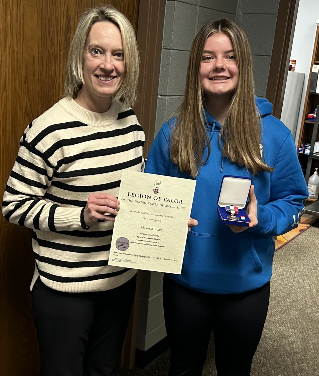 Broad receives prestigious Legion of Honor Bronze Cross | Baxter Bulletin