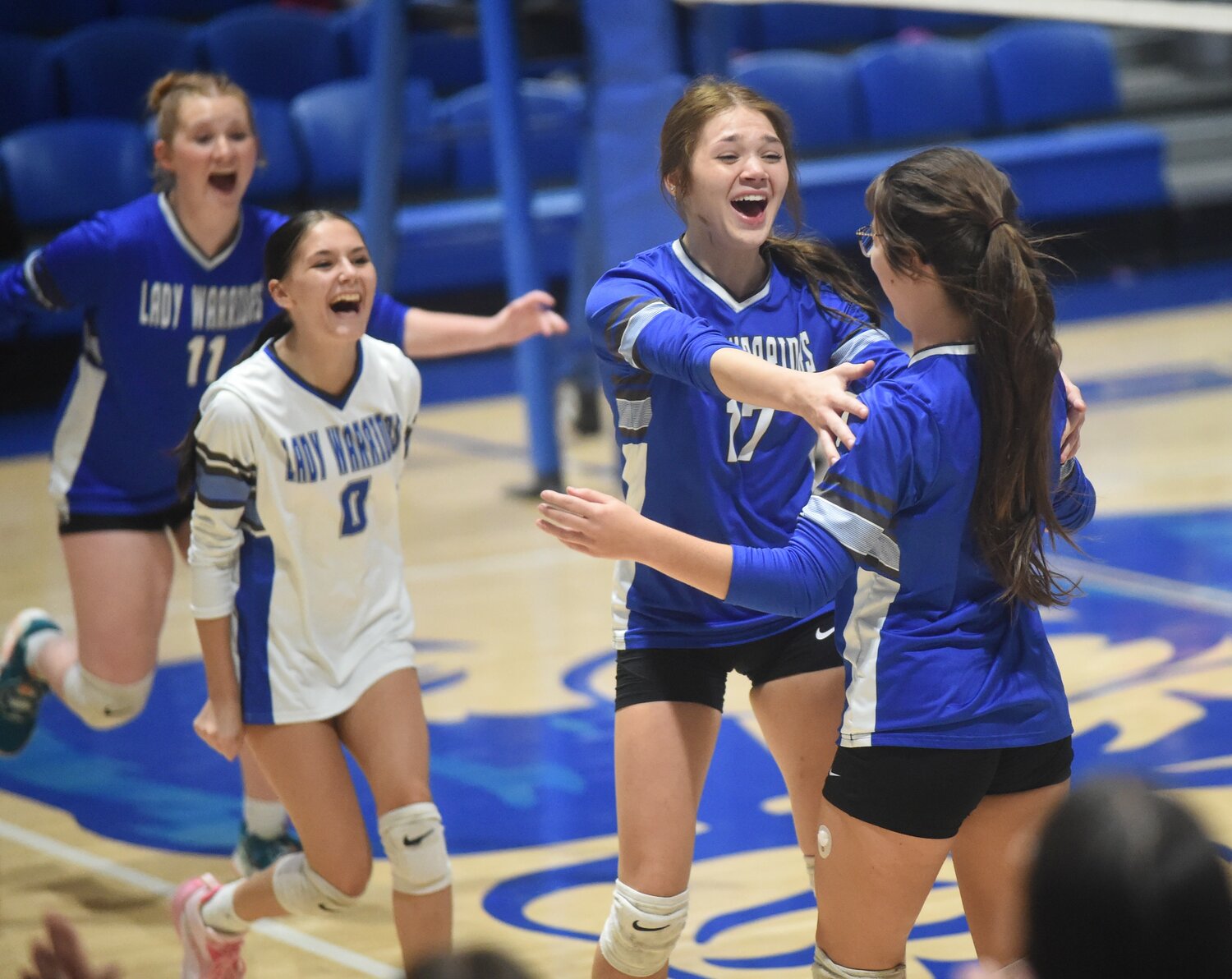 Cotter sweeps Omaha to extend win streaks | Baxter Bulletin