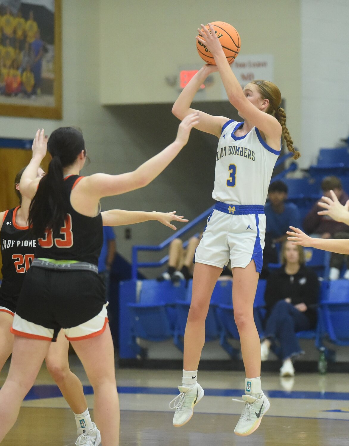 Lady Bombers win final pair at Wynne | Baxter Bulletin