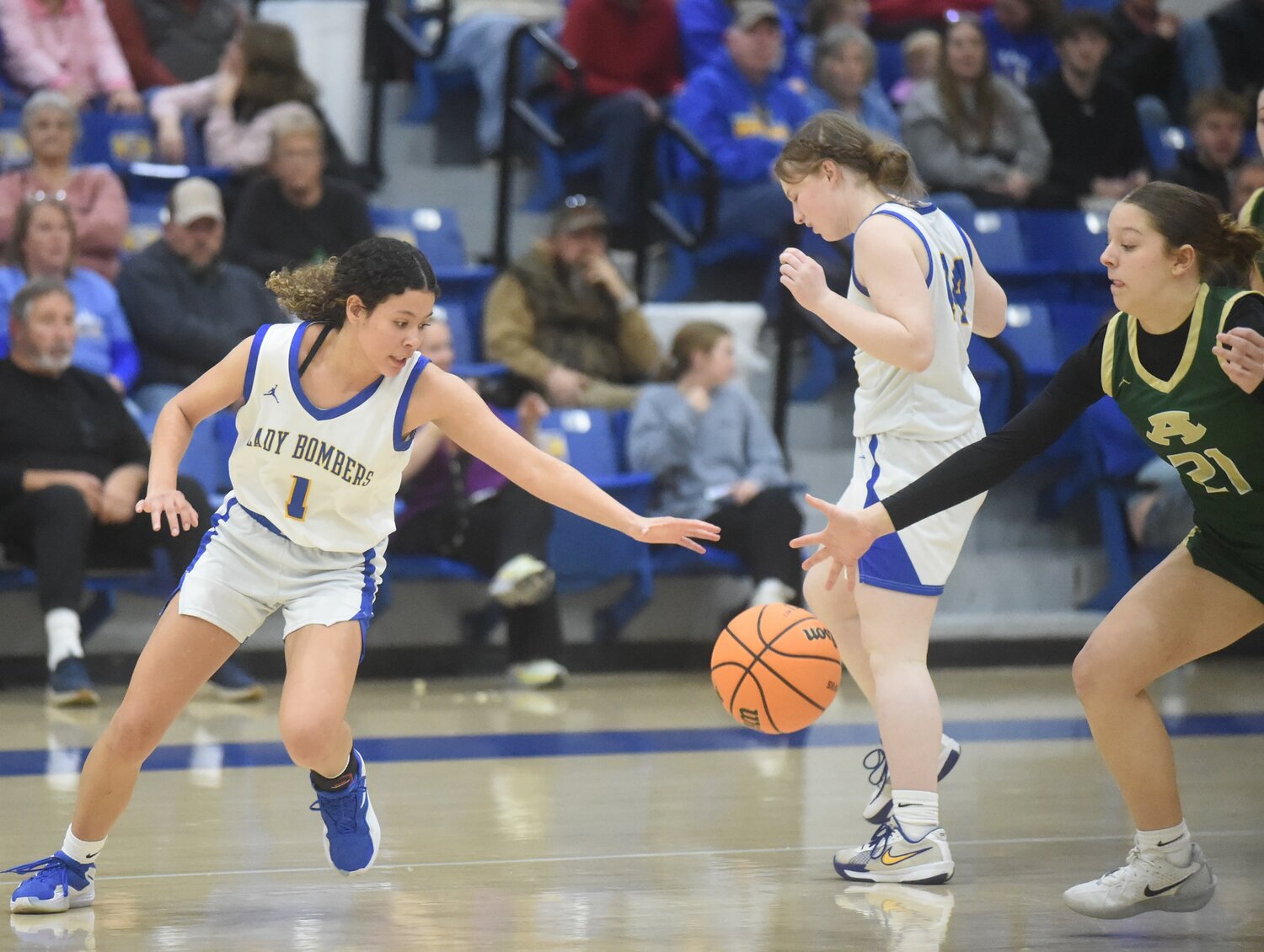 Lady Bombers whip Alma as Mitchell scores 41 | Baxter Bulletin