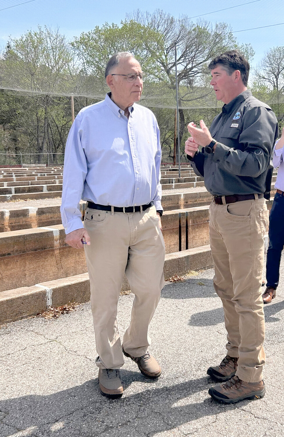 Boozman visits Norfork hatchery | Baxter Bulletin