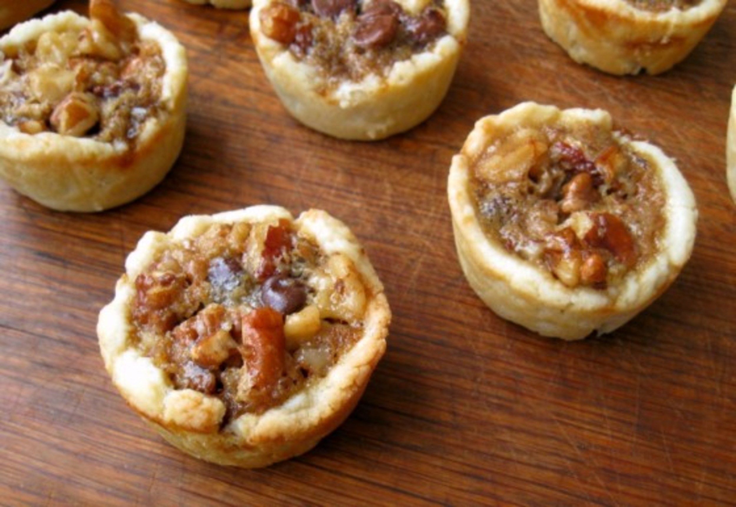 Mini-pies are cute, easy to eat and nice for a buffet table | EastBayRI ...